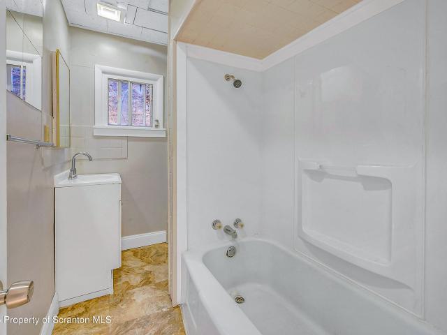 1011 Washburn St, Unit 2, Scranton, PA 18504 | MLS #SC256362