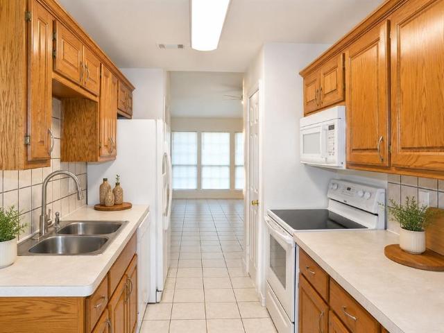 1011 Waterview Drive