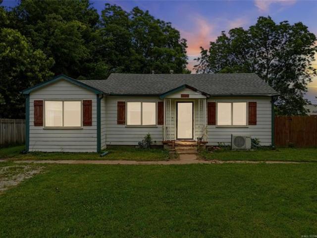 1011 Wesley Dr, Broken Arrow, OK 74012
