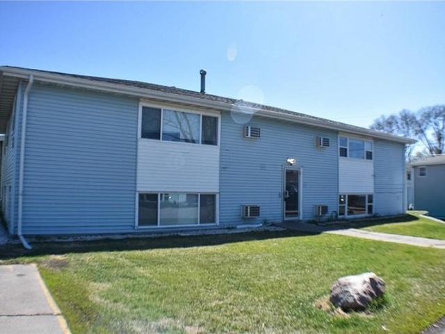 1011 19th St S, Moorhead, MN 56560