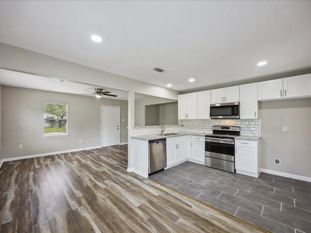 1011 12th 1/2 Street N
