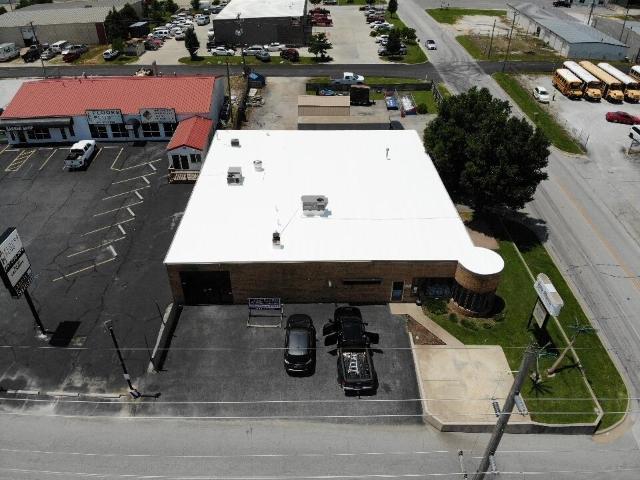 1011 1 N Kenneth Street