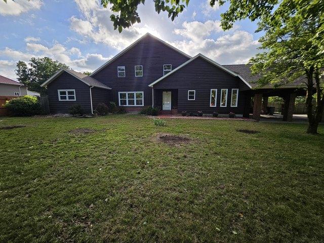 1011 3rd St, Monett, MO 65708