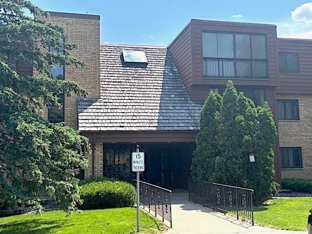 1011 41st Ave NE Apt 208, Columbia Heights, MN 55421