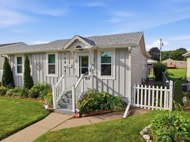1011 5th St E, Winona, MN 55987