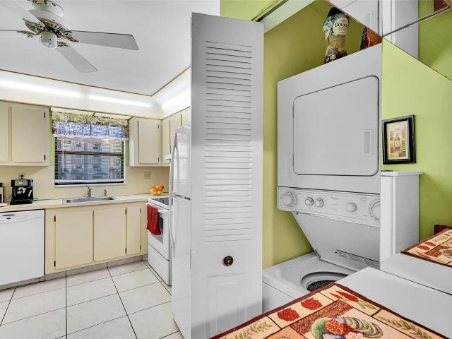 10123 Sunrise Lakes Blvd, Unit 206, Sunrise, FL 33322 | MLS #F10484