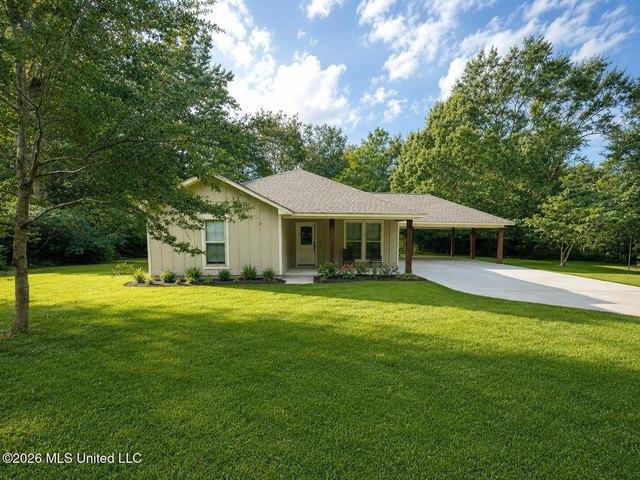 10121 Islewood Dr, Vancleave, MS 39565