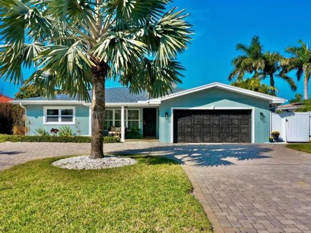 10122 Yacht Club Dr, Treasure Island, FL 33706
