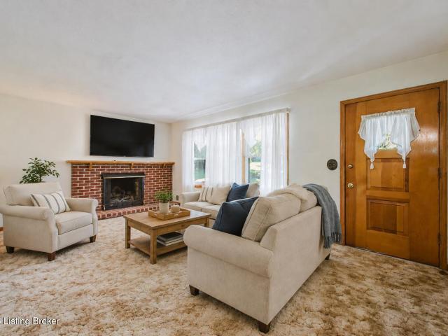 10122 Mary Dell Ln
