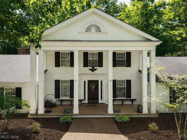 10124 Barr Rd, Brecksville, OH 44141
