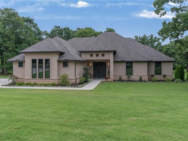 10124 NE 4th St, Oklahoma City, OK 73130
