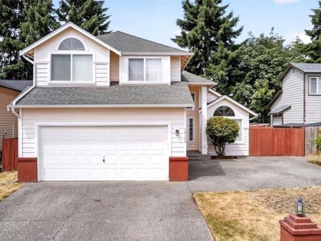 10124 SE 242nd Pl, Kent, WA 98030