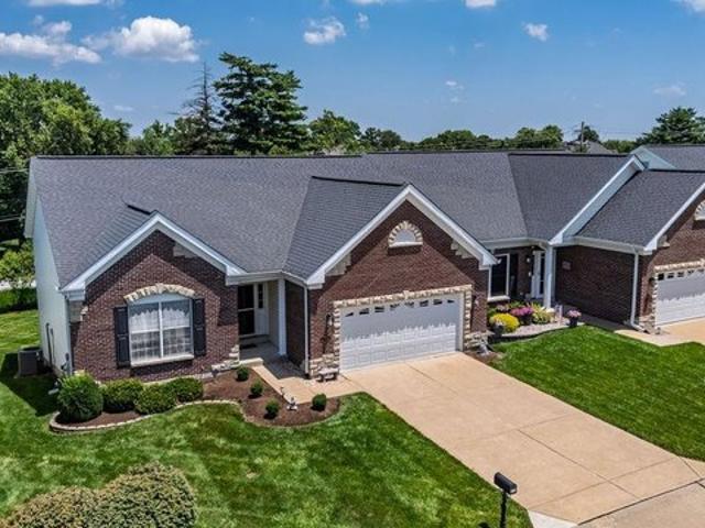 10125 Allington Dr, Saint Louis, MO 63128