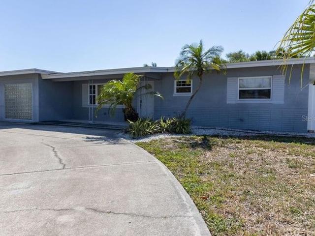 10126 4th St E, Treasure Island, FL 33706
