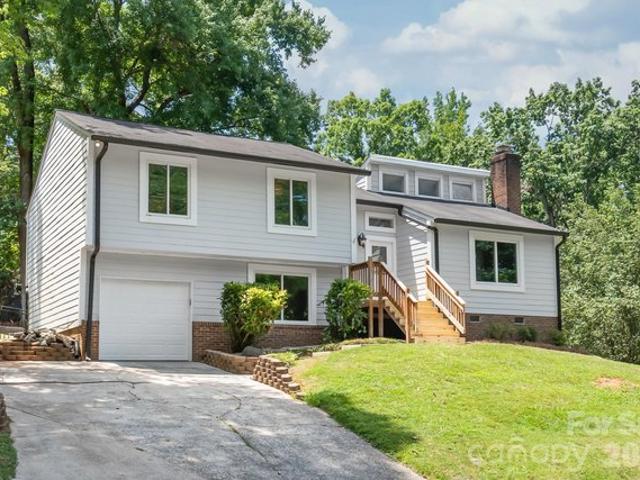10129 Eagle Ct, Charlotte, NC 28277
