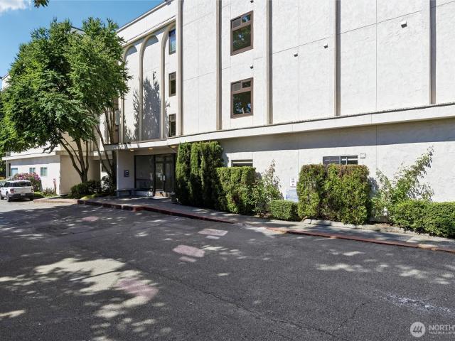 10129 Main St