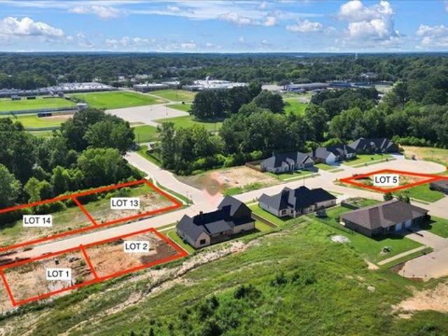 1012 Mallard Dr, Lindale, TX 75771