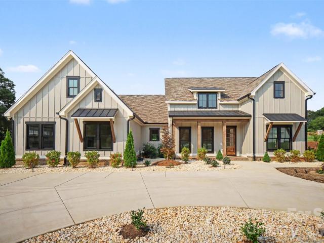 1012 Marthas Meadow Lane