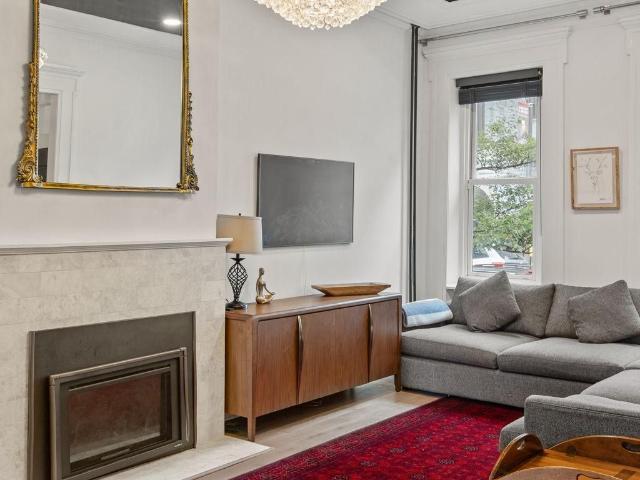 1012 N 5th St, Philadelphia, PA