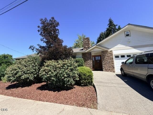 1012 NE Hefley St, Grants Pass, OR 97526