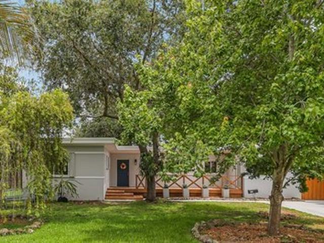 1012 NE 116th St, Biscayne Park, FL 33161