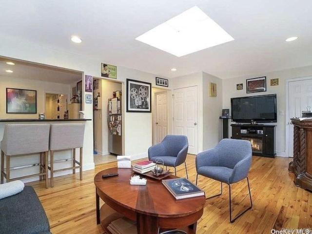 1012 Old Northern Boulevard
