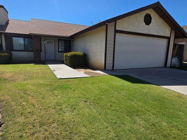 1012 Orangewood St, Bakersfield, CA 93306