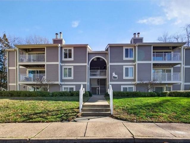 1012 Autumn Woods Ln Apt 110, Virginia Beach, VA 23454