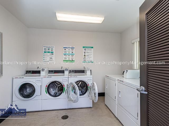 1012 A Avenue #1018B, 2 beds, 1 full bath