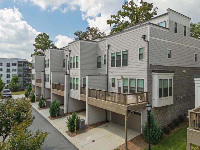 1012 Burnside Lane NW
