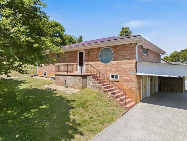 1012 Bennett St, Sweetwater, TN 37874