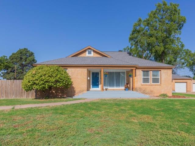1012 Broadmoor St, Amarillo, TX 79106