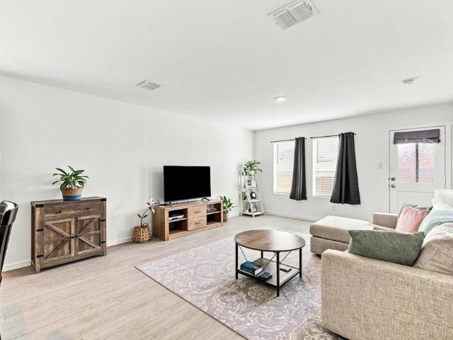 1012 Calley Pear Trail