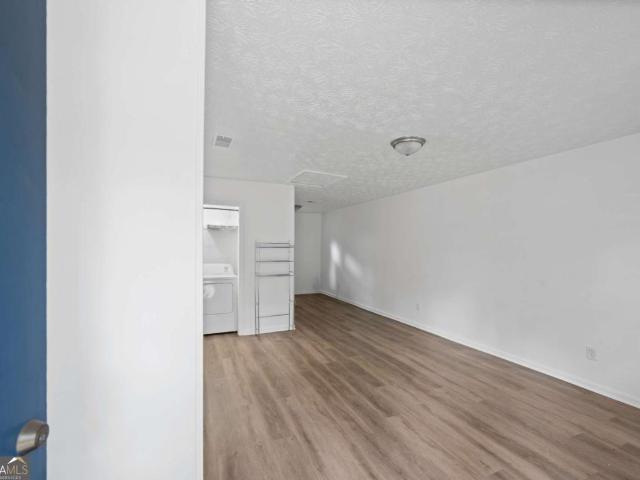 1012 Davis Street 12