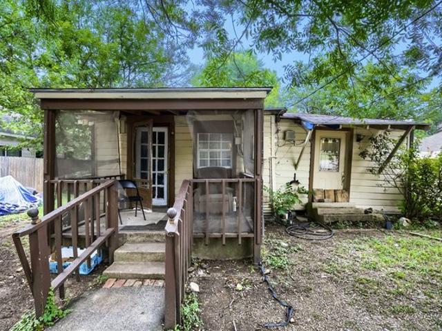 1012 E Jefferson St, Waxahachie, TX 75165