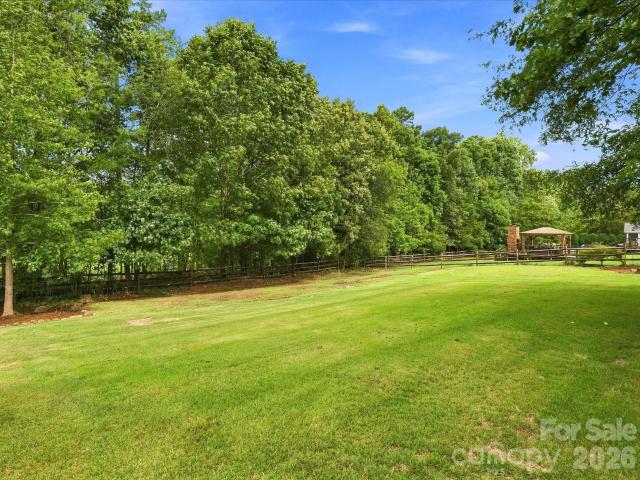 1012 Easthampton Lane