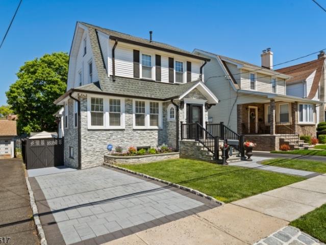1012 Falls Ter