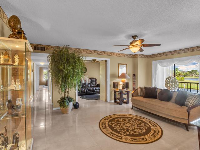 1012 Green Pine Blvd, Unit H2, West Palm Beach, FL 33409 | MLS #R11153