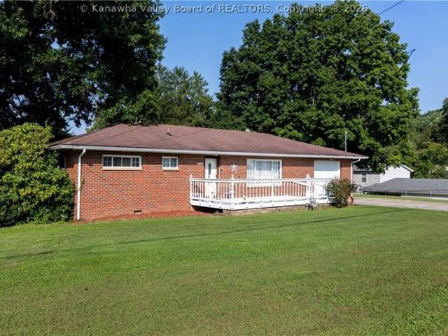 1012 Helen Dr, Hurricane, WV 25526