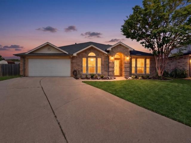 1012 Hidden View Ct, Burleson, TX 76028