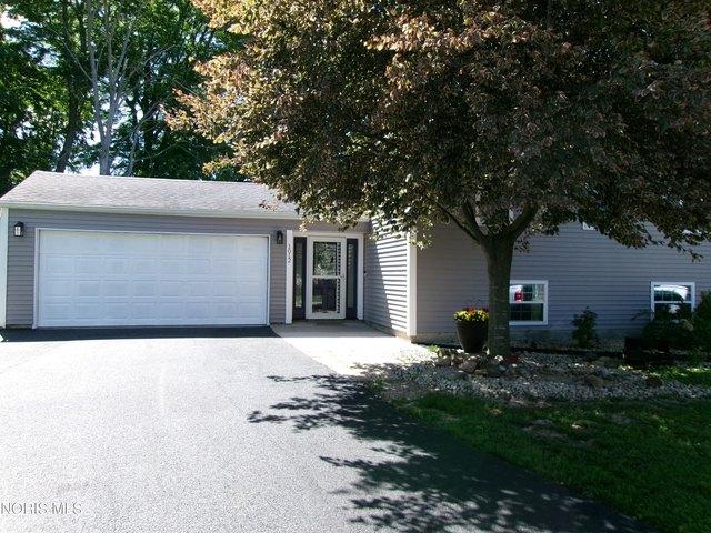 1012 Lakehurst Dr, Northwood, OH 43619