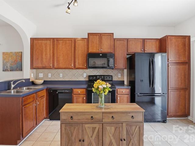 1012 Laparc Lane