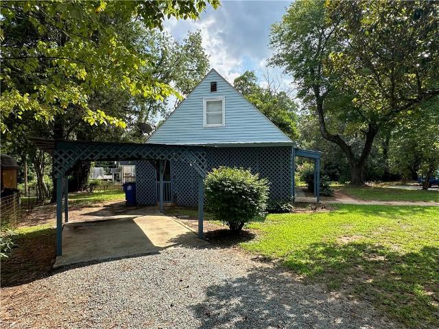 1012 Louise Road