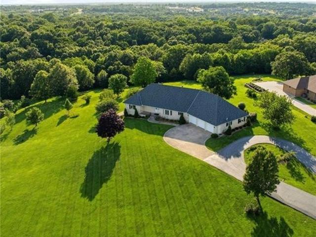 1012 Pca Rd, Warrensburg, MO 64093