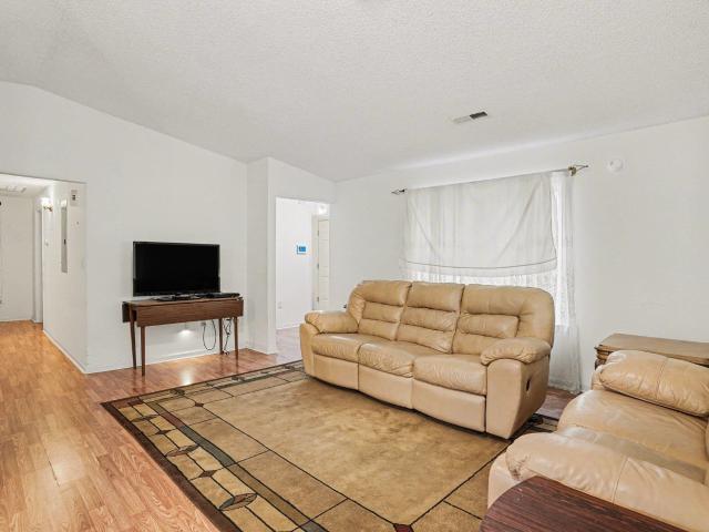 1012 Perrin Dr