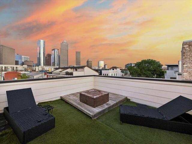 1012 Robin St, Houston, TX 77019
