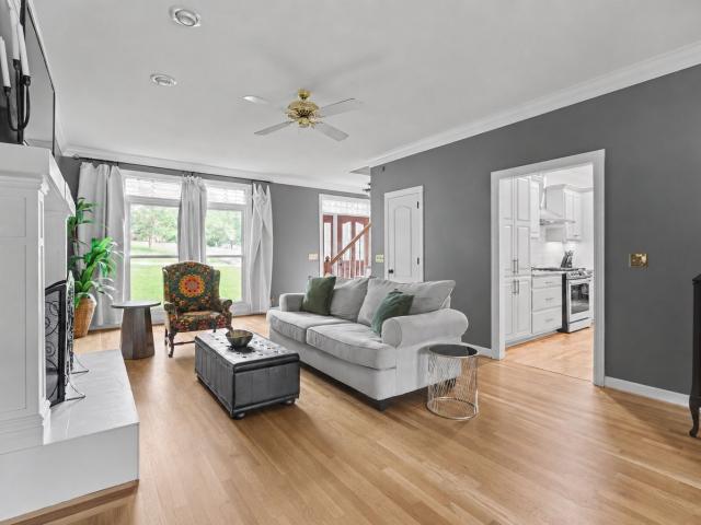 1012 Stirlingshire Dr