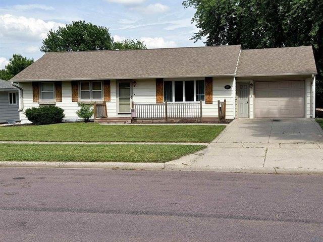 1012 S Marshall St, Rock Rapids, IA 51246