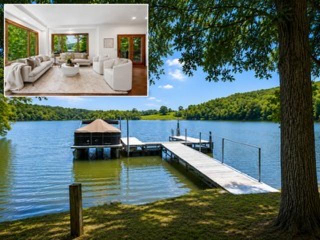 1012 S Wrights Ct