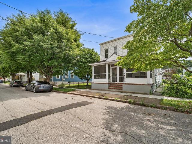 1012 W 4Th Street W